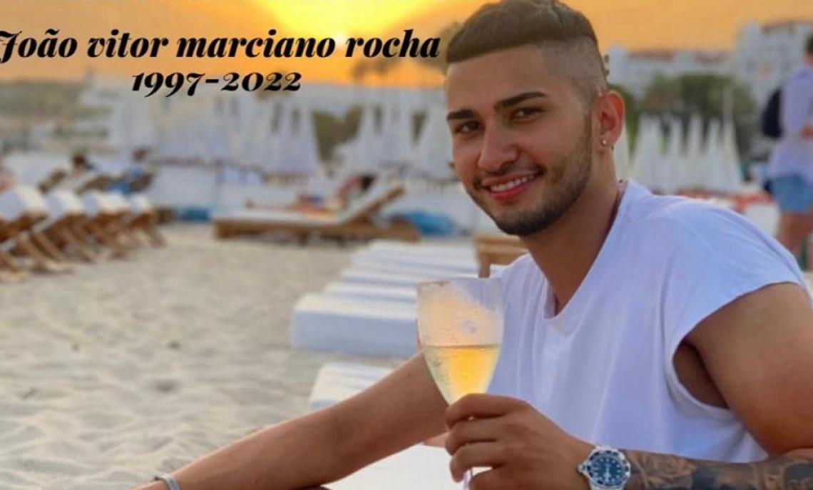 Muore a 25 anni dopo una partita di calcio, il ricordo dei compagni ...