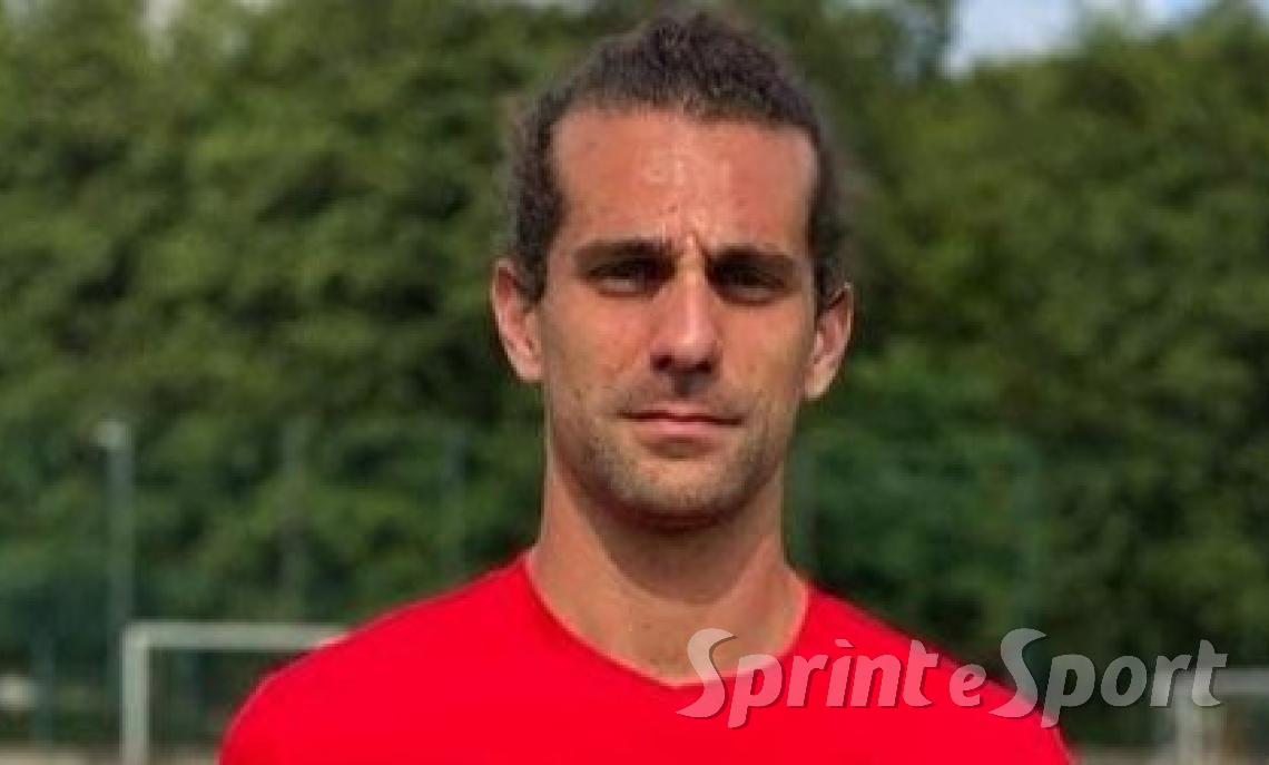 Una punizione spettacolare e una papera decidono la sfida dei ricordi ...