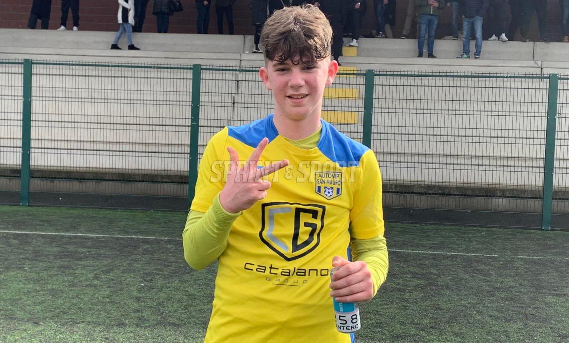 Rientra dagli spogliatoi e sigla una fantastica tripletta,il big match ...