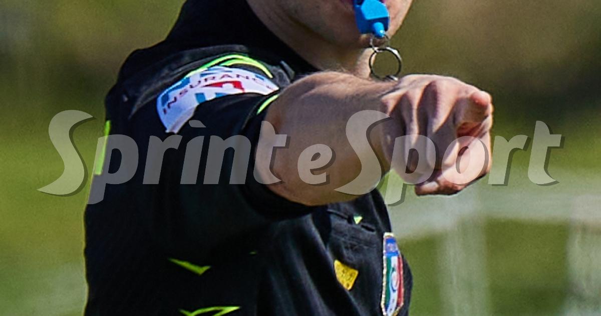 Strizza il capezzolo all'arbitro e gli pesta il piede, 2 anni di ...