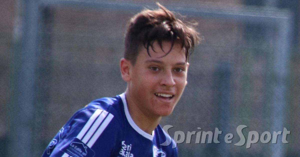 Una bacheca piena di trofei: si muove il giocatore che ha vinto più di ...