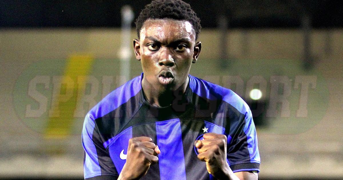 Il nuovo talento dell'Inter ha 19 anni e studia da nuovo Dumfries: «Il ...