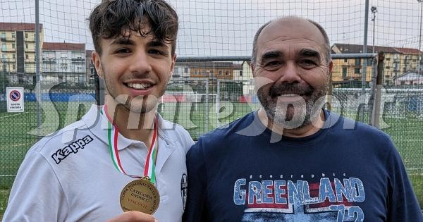 «Guarda papà, sono come te!» Dopo 39 anni il figlio è campione da ...