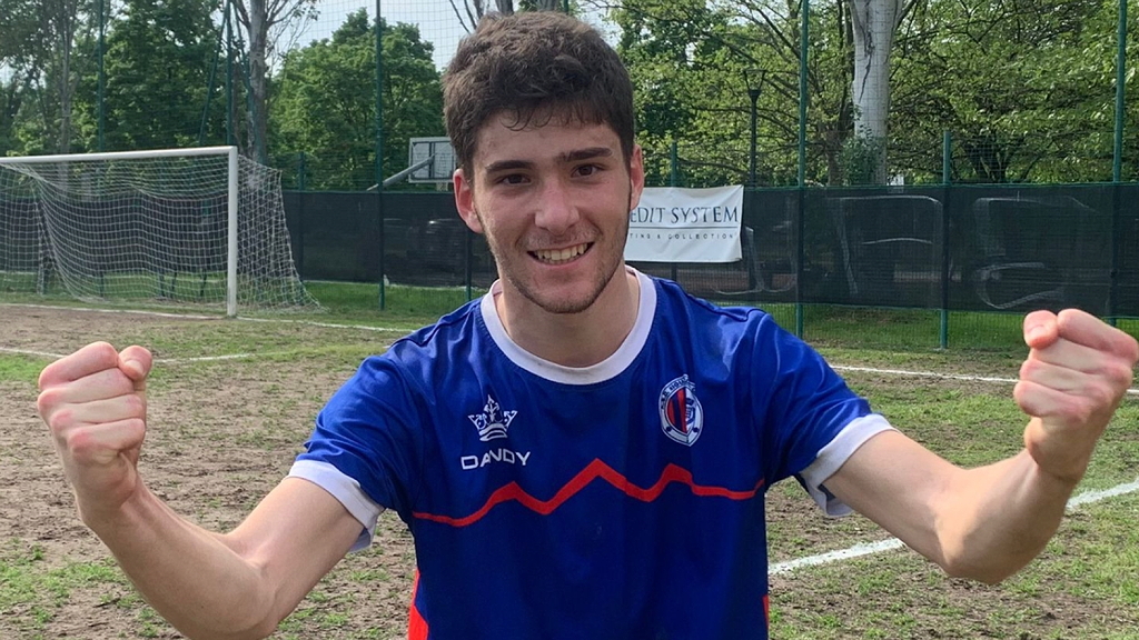 Rimontano con un uomo in meno e vincono il campionato nella partita più ...