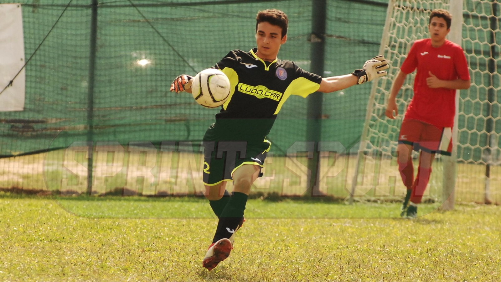 Una vita con la stessa maglia, all'esordio in Prima para un rigore all ...