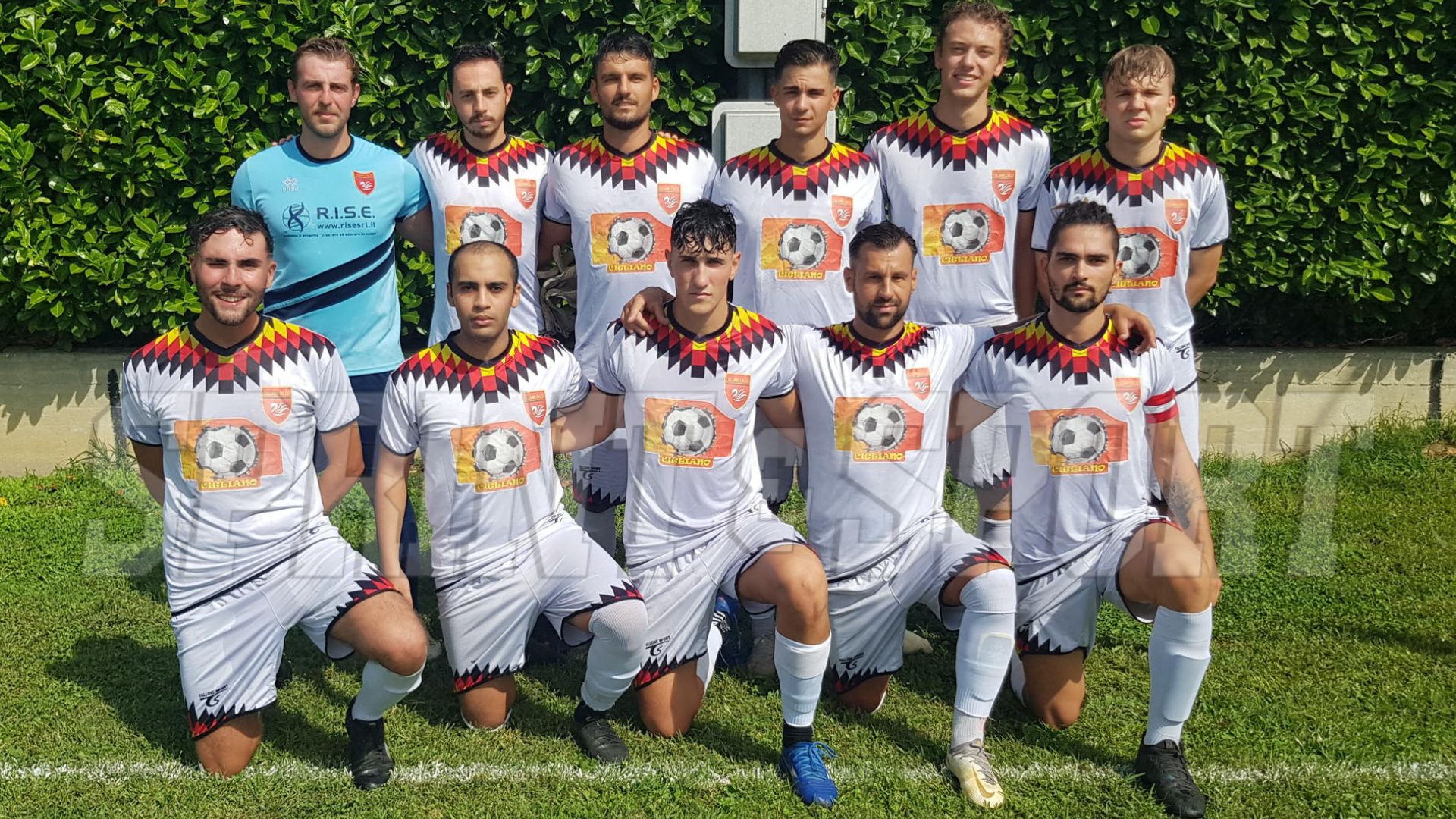 Botta da fuori al 98', il derby tra paesi divisi da 12 chilometri è scoppiettante - Sprint e Sport