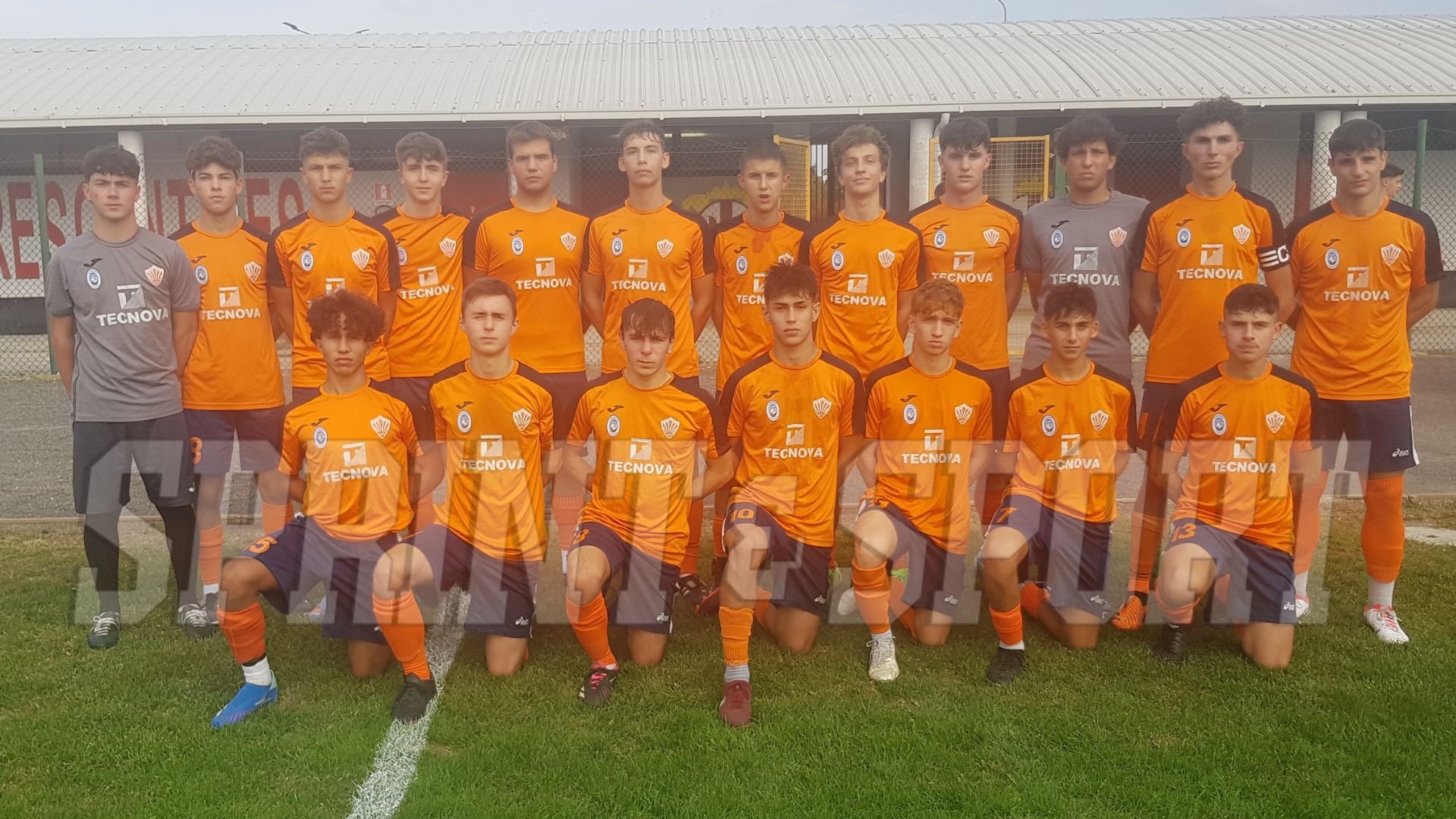 Razzo-missile da fuori del capitano dopo 16 minuti, la squadra della ...