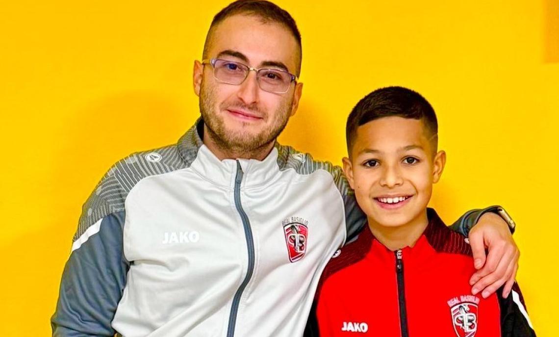 Il vincitore di The Voice gioca negli Esordienti: la doppia anima di un ...